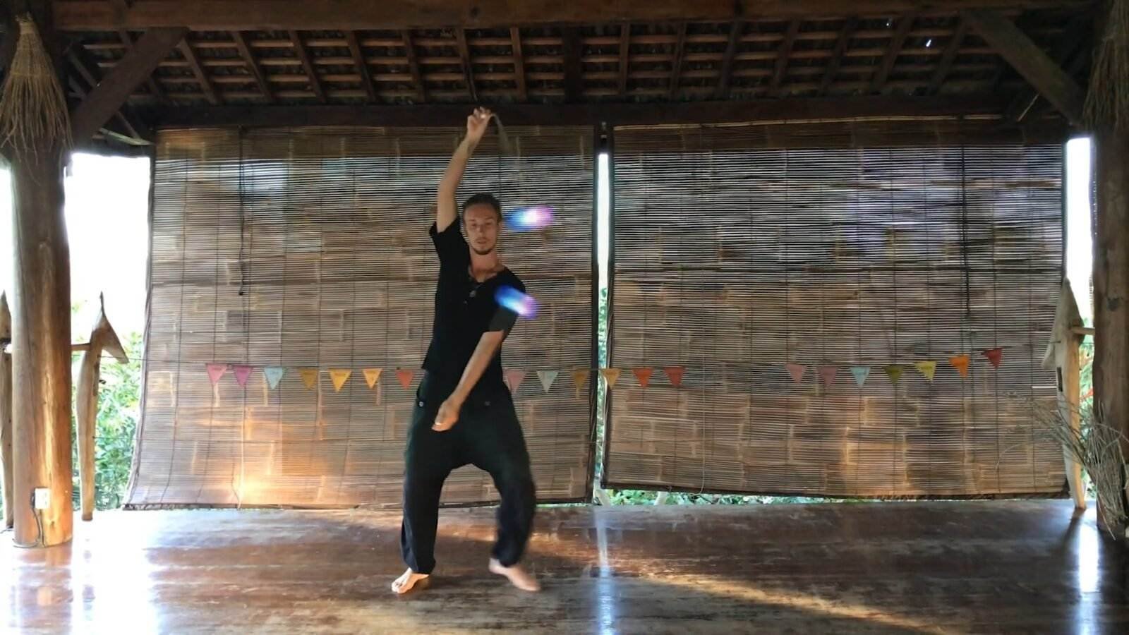 Changing Modes With Pendulums | Fluent Transitions - Learn Spinning Poi ...