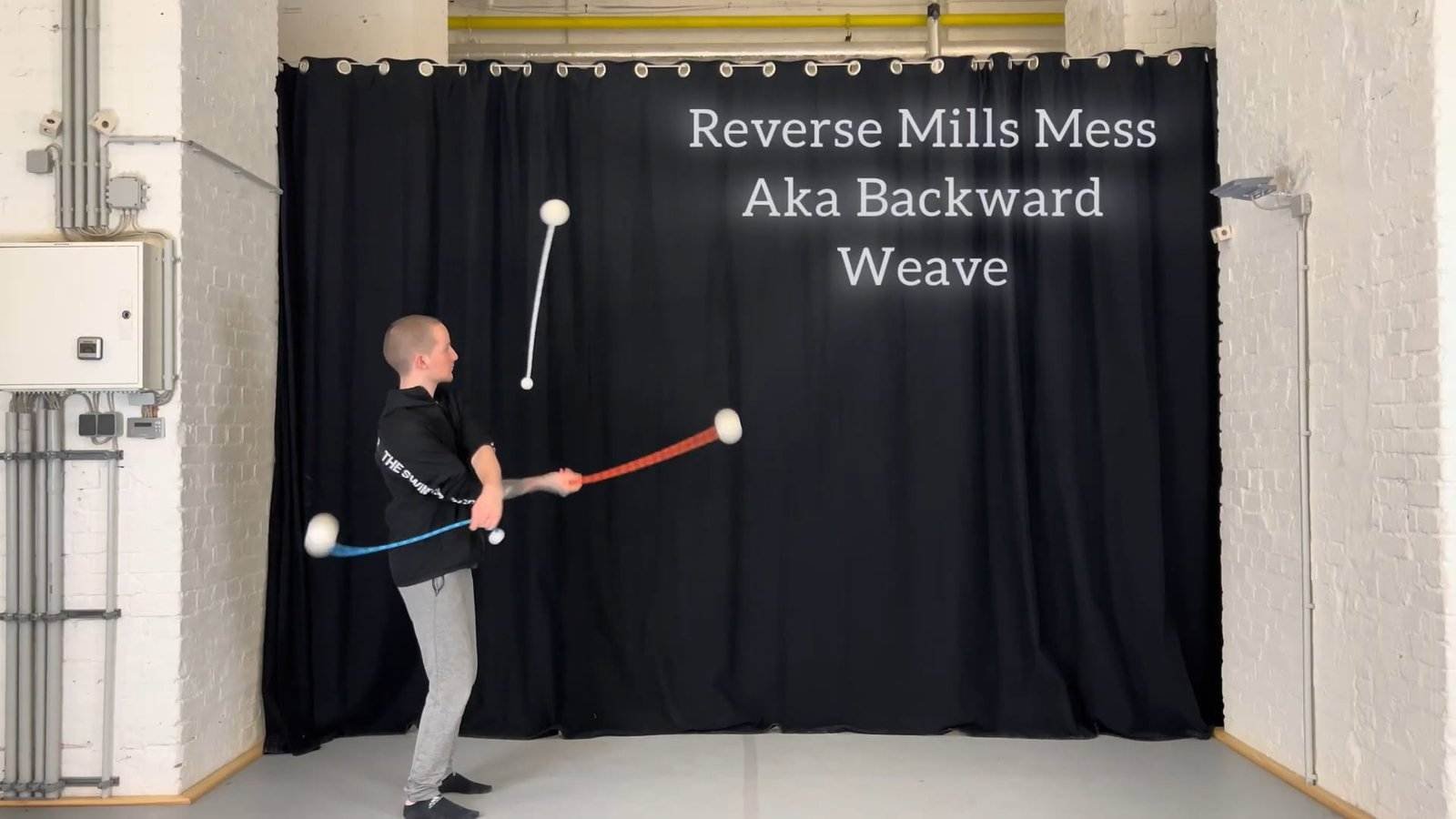 Time reverse Mills Mess aka Backward Weave | Level 8 - Learn Spinning ...
